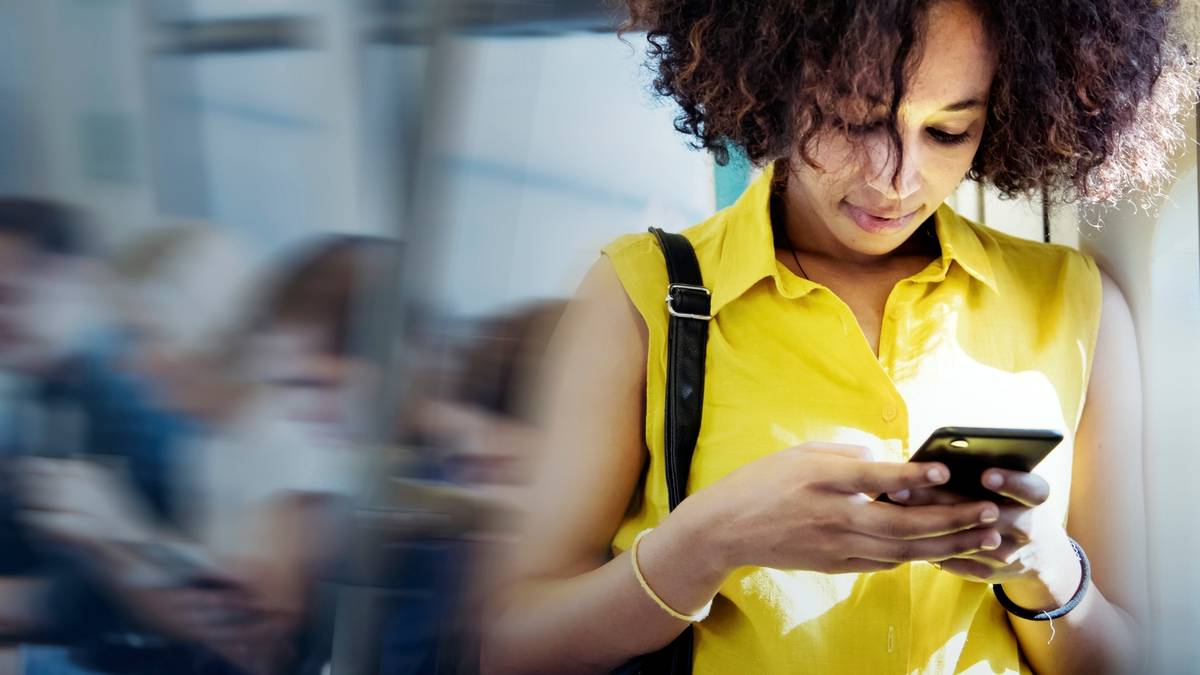 Heb ik een telefoonverslaving? Zo kan je afkicken van je smartphone